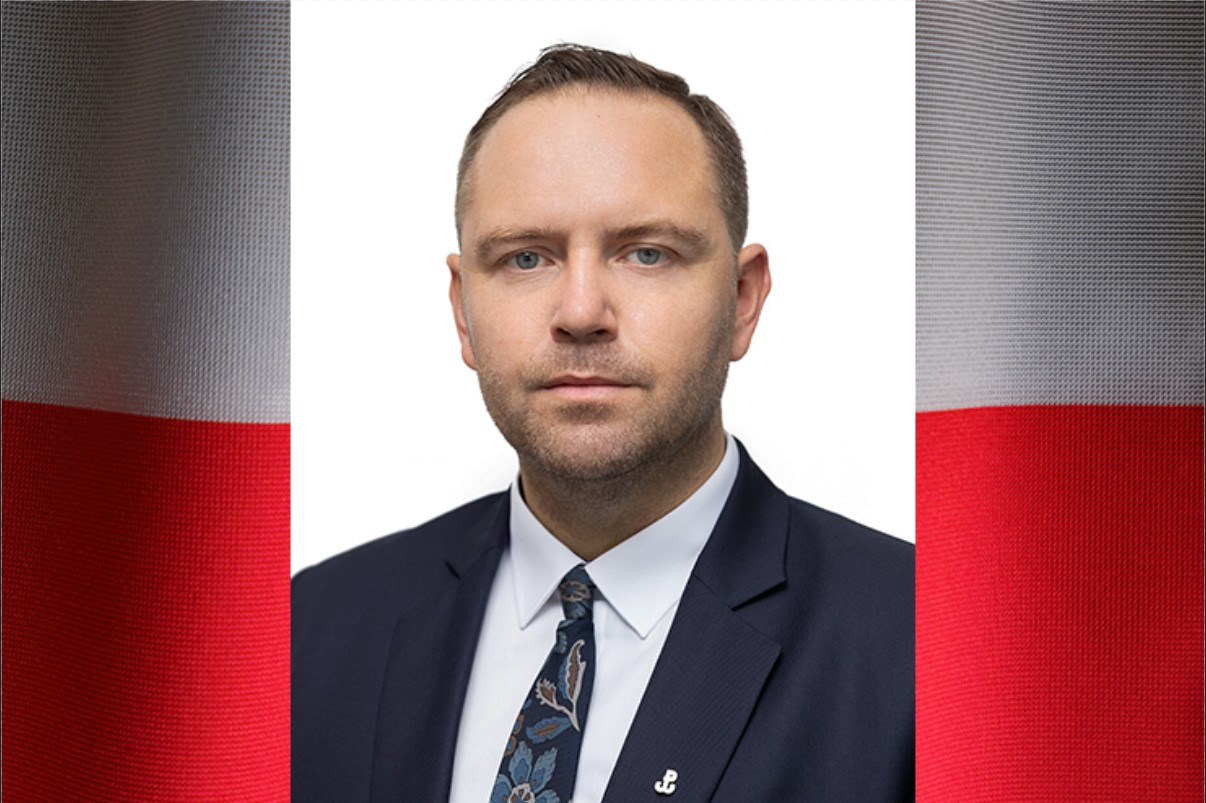 Poland at the Crossroads Between America and Brussels - Chronicles